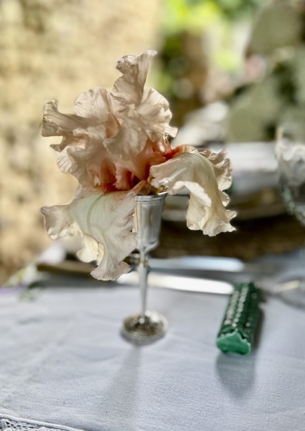 summer dining with friends and why a pretty table works - MY FRENCH ...